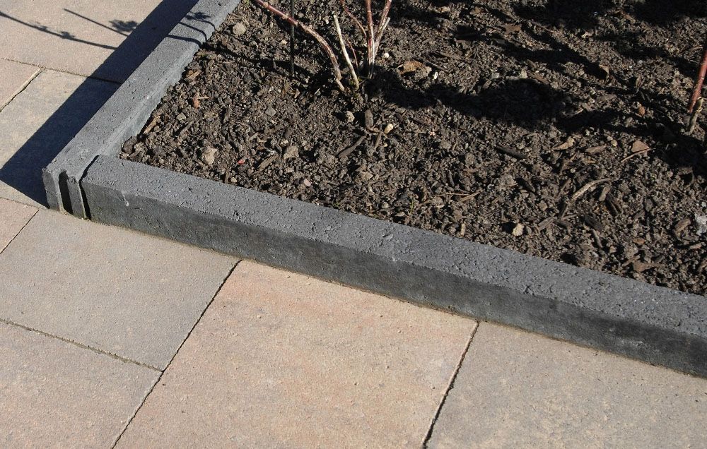Opsluitband Zwart 6x15x100 cm | Bestratingsweb.nl